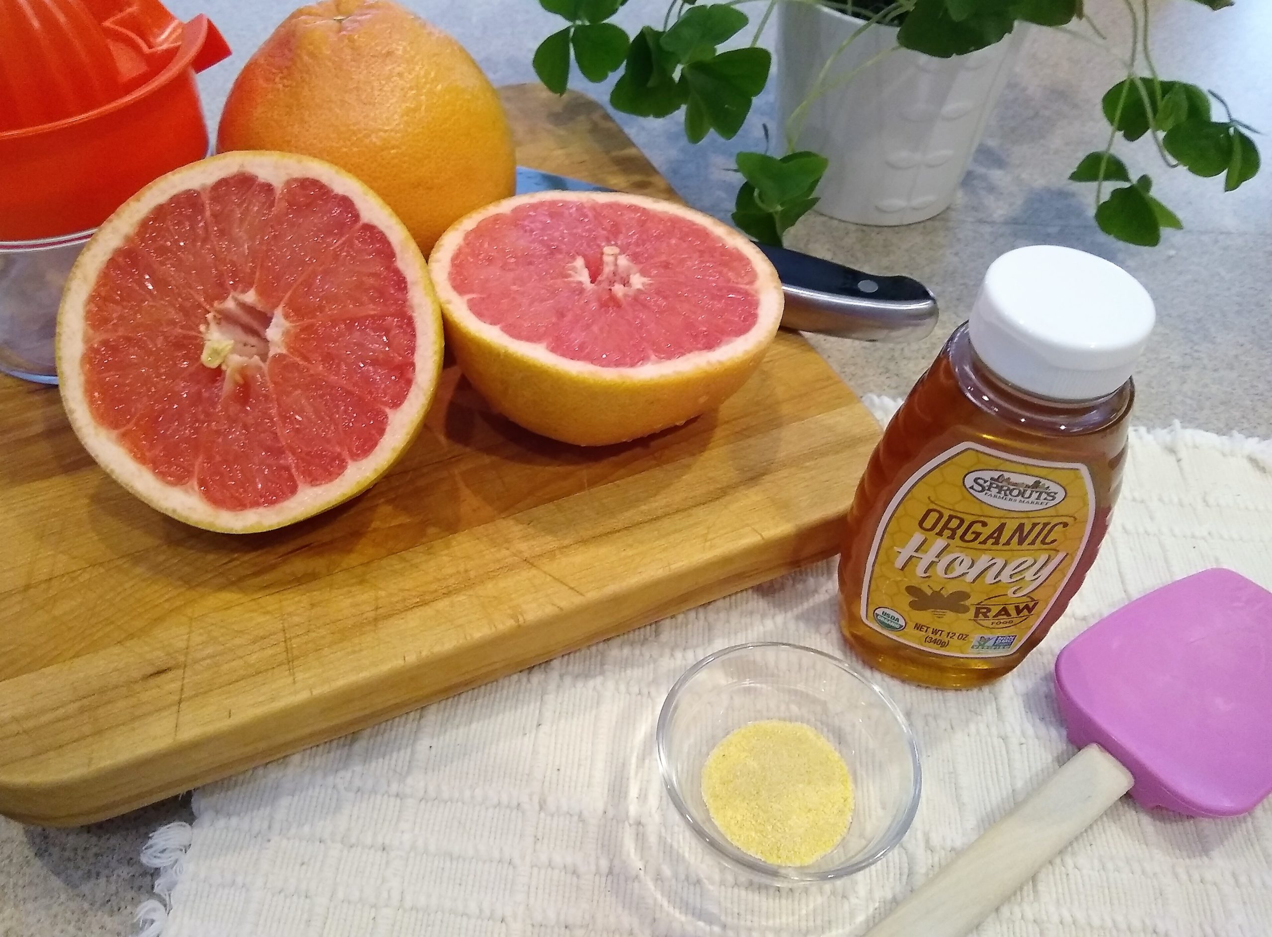 Exfoliate & Enjoy! 3 DIY Fruity Facial Masks + Cocktails | AZ SpaGirls